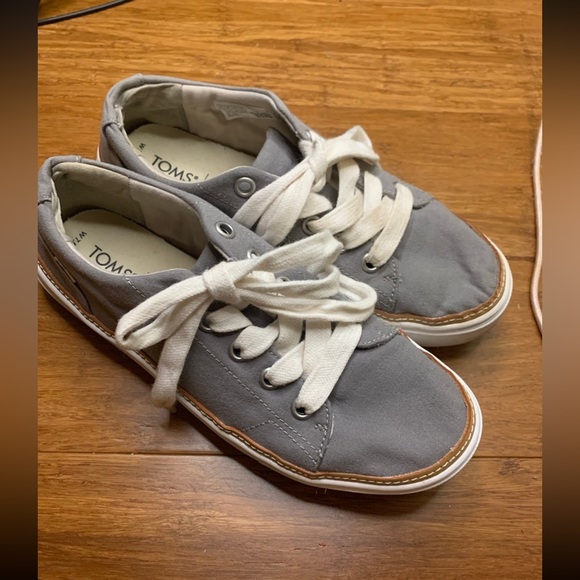 Toms | Shoes | Tom Gray Tennis Shoes W 75 | Poshmark